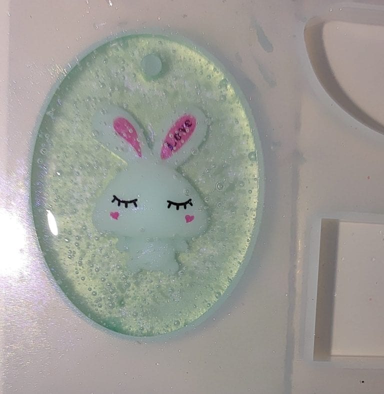 How To Make A Resin Kids Necklace - Sincere Mommy