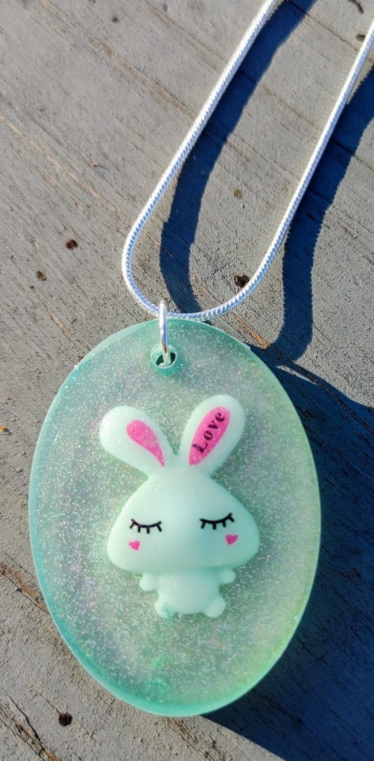 How To Make A Resin Kids Necklace - Sincere Mommy