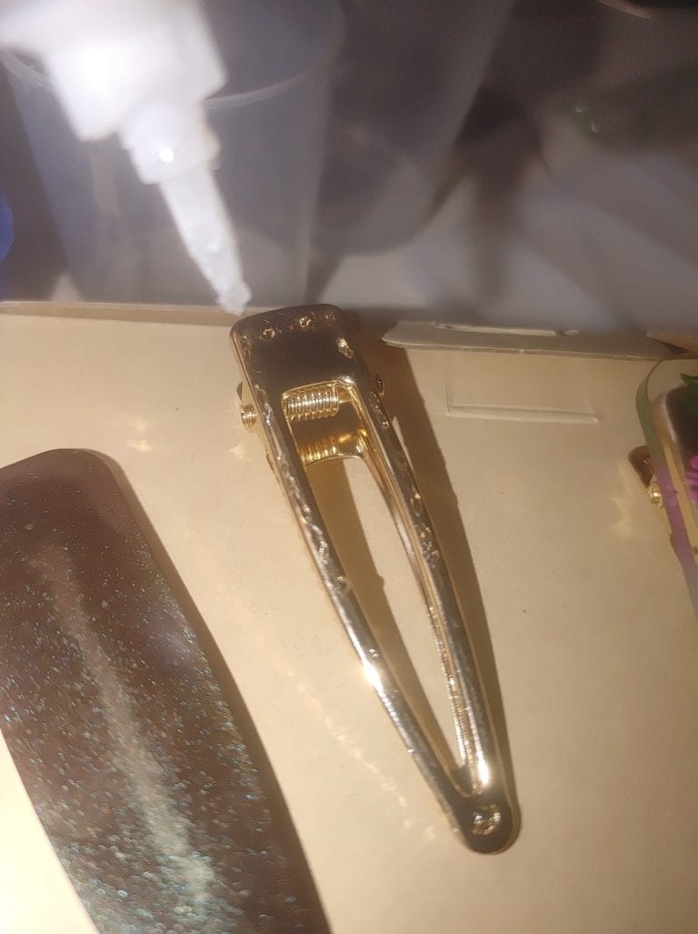 How To Make Your Own Cute Resin Hair Clips - Sincere Mommy