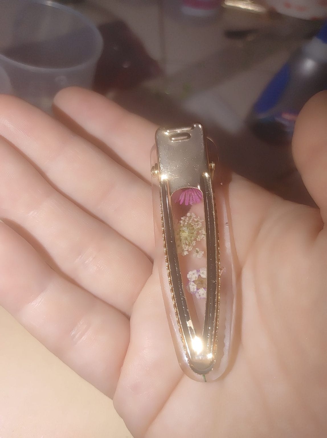How To Make Your Own Cute Resin Hair Clips - Sincere Mommy